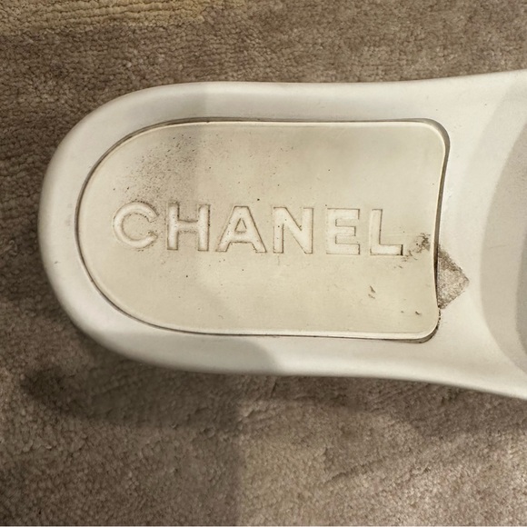 CHANEL | Shoes | Chanel Iconic Sundeck White Silver Cc Logo Pool Slides ...